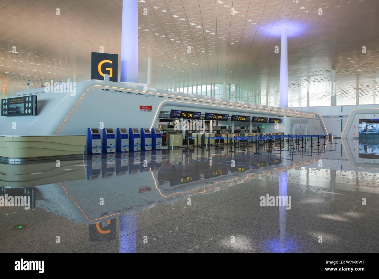 Airport t3 operation hi-res stock photography and images - Alamy
