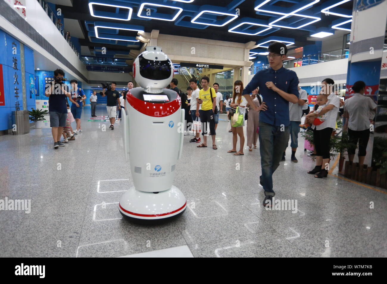 Ningbo railway station hi-res stock photography and images - Alamy