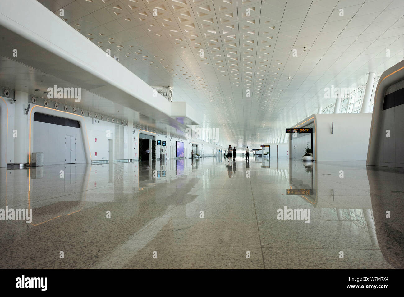 Inside view of the newly-built T3 terminal of the Wuhan Tianhe ...