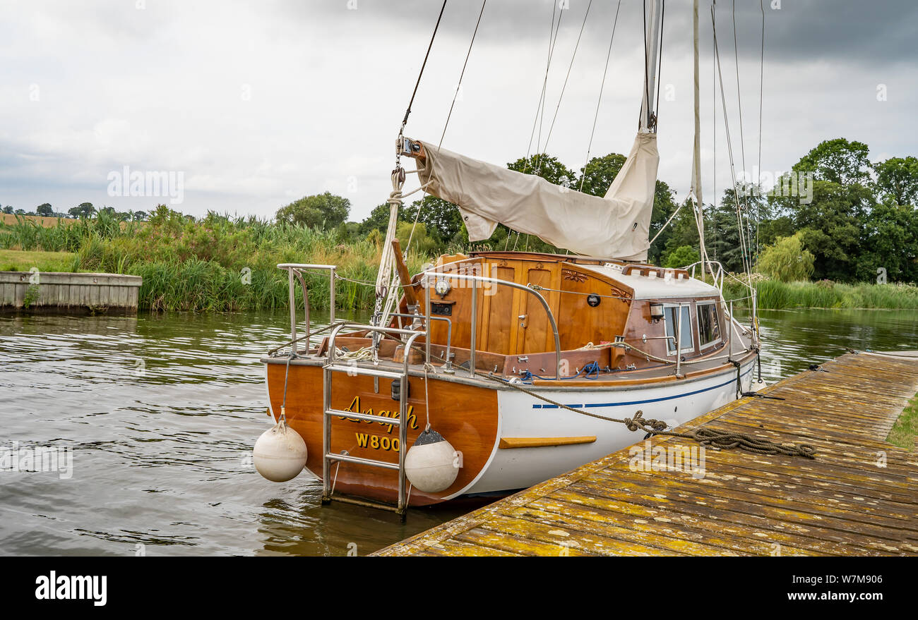 Back end of boat hi-res stock photography and images - Alamy