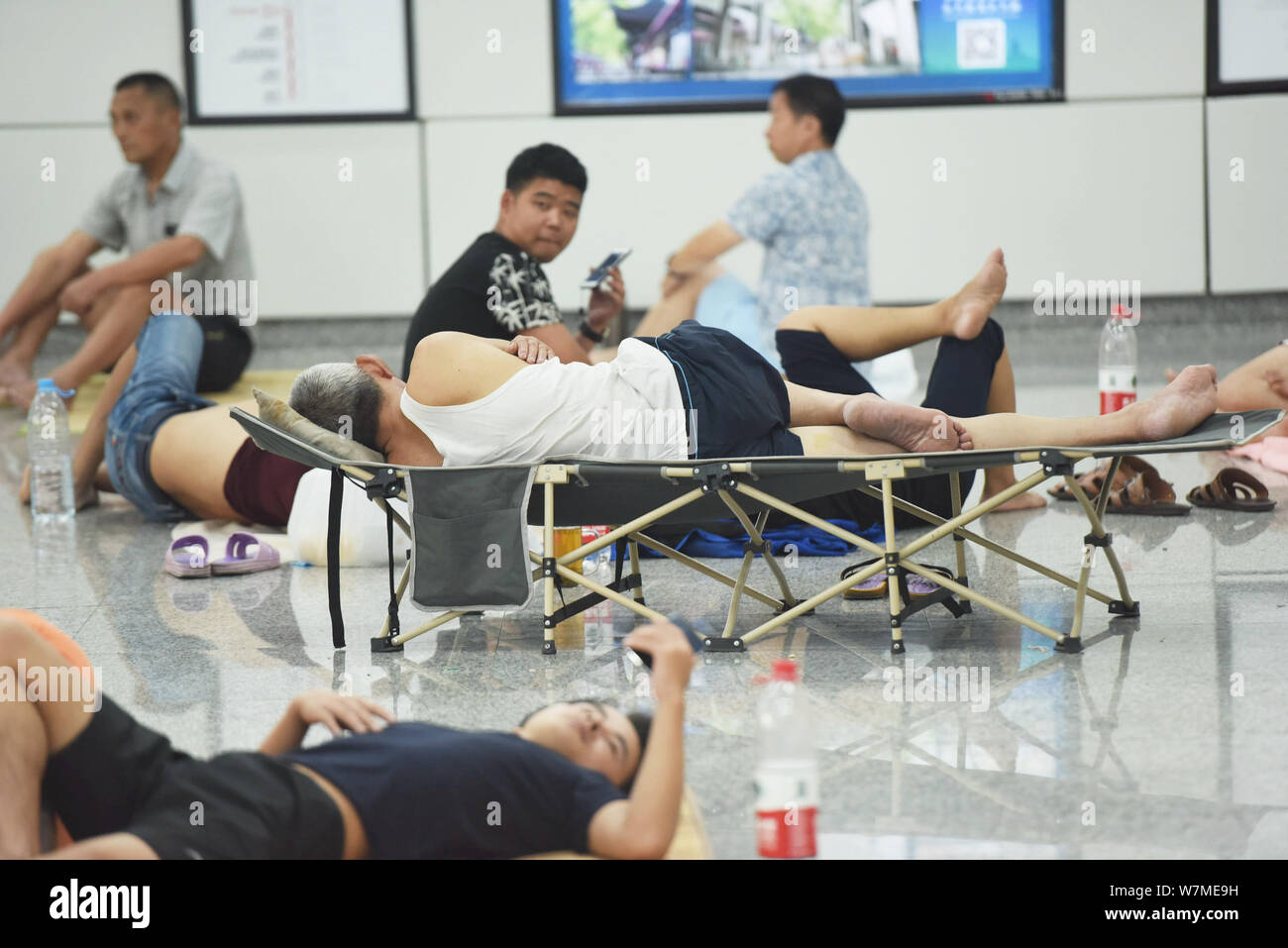 Air conditioned escape for heat hi-res stock photography and images - Alamy