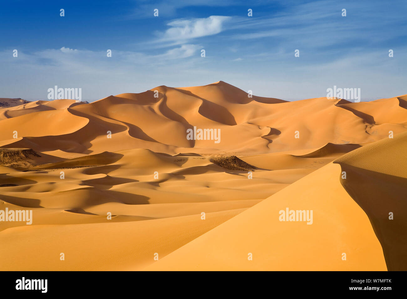 Sand dunes in the Libyan desert, Sahara, Libya, North Africa, December ...