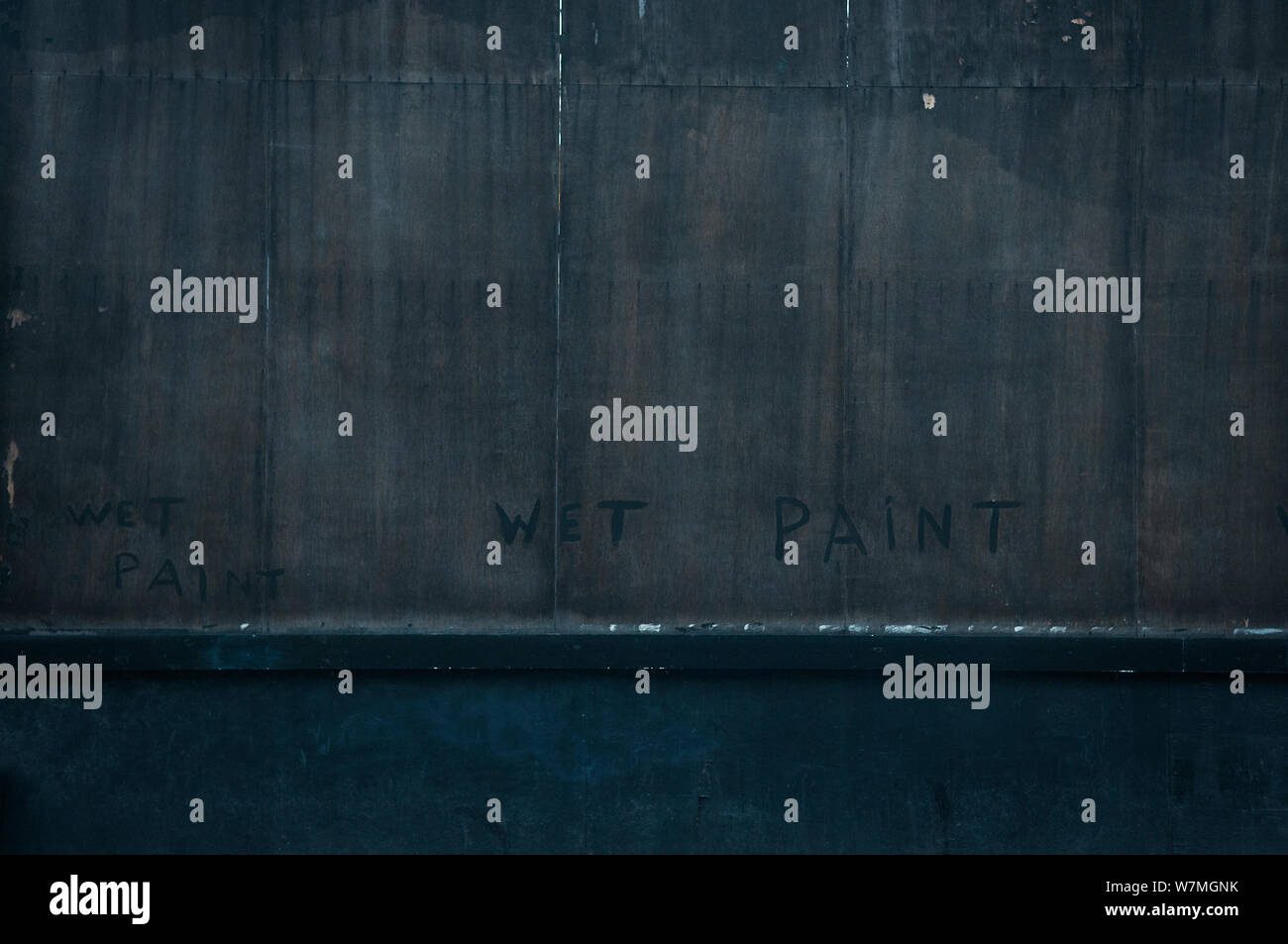 Wet paint warning sign hi-res stock photography and images - Alamy