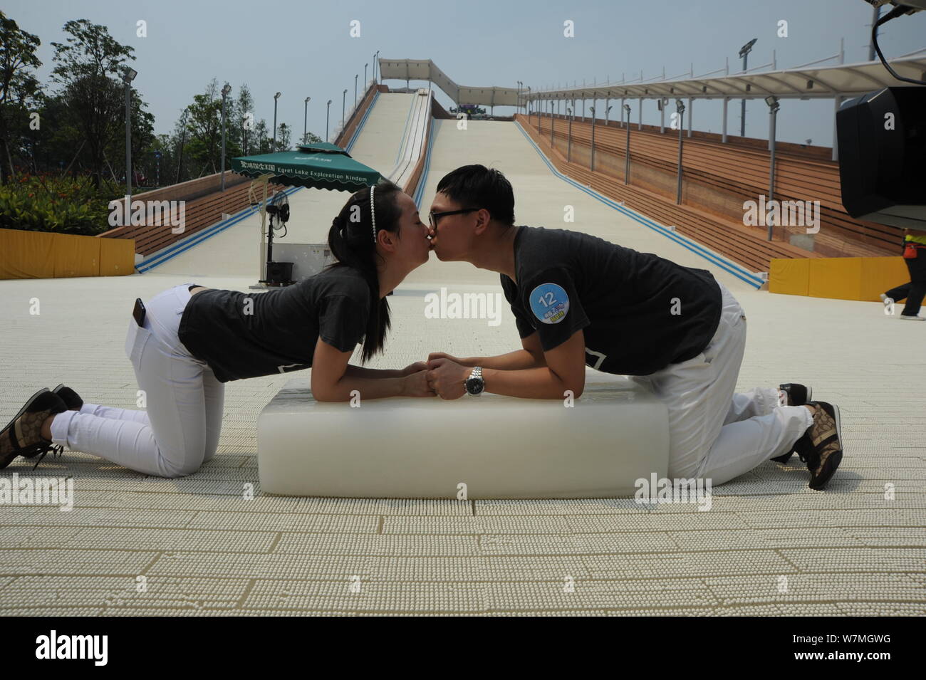 Kissing spot hi-res stock photography and images - Alamy
