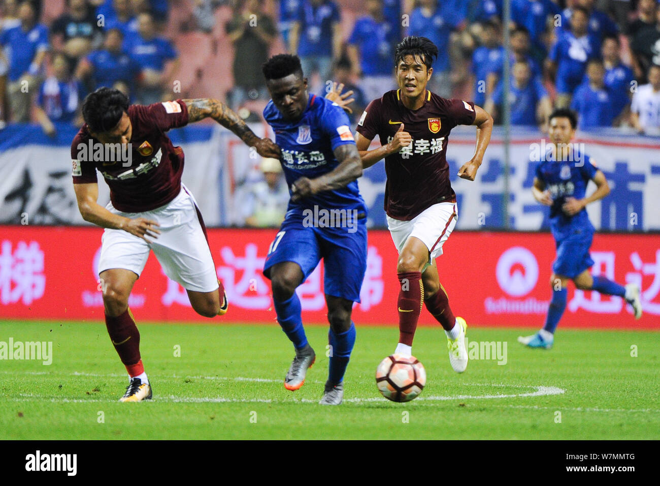 Nigerian soccer players hi-res stock photography and images - Alamy