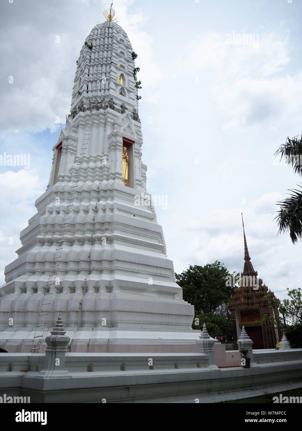 Wat Rakhang Kositaram Bangkok Thailand Stock Photo - Alamy