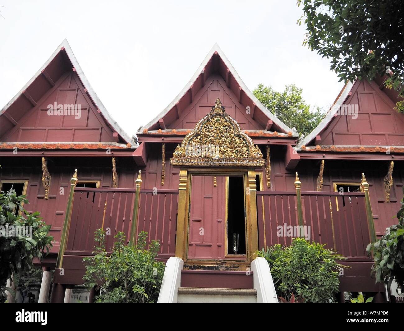 Wat rakhang kositaram temple hi-res stock photography and images - Alamy