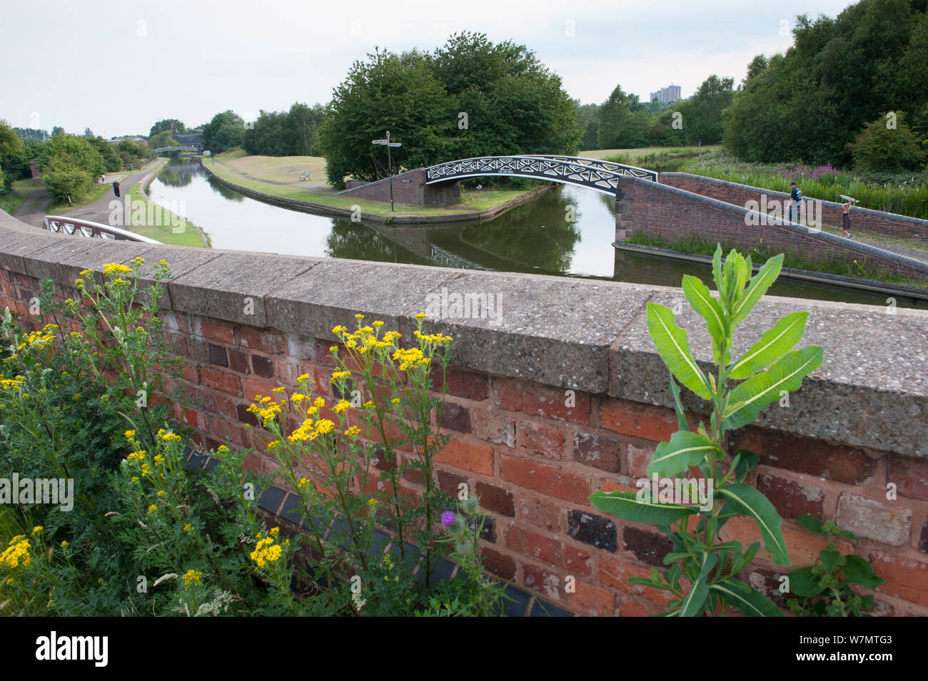 Canals of england hi-res stock photography and images - Alamy