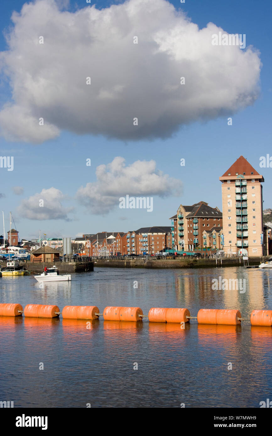 Commercial docks hi-res stock photography and images - Alamy