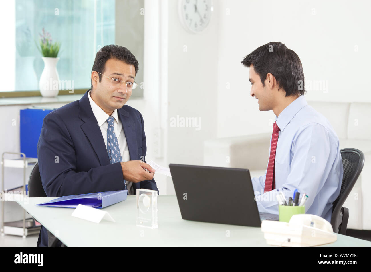 Bank customer desk hi-res stock photography and images - Alamy