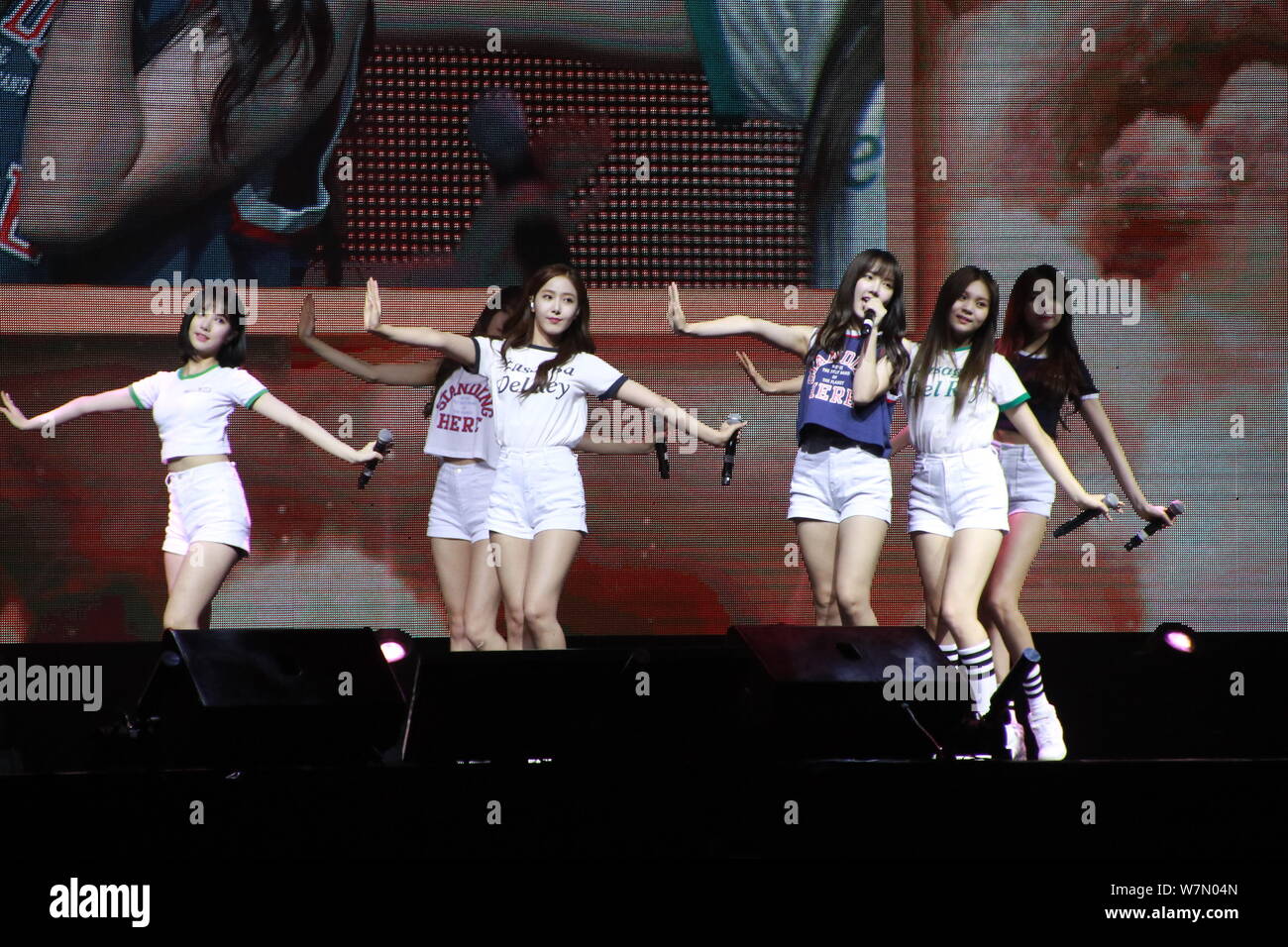 Members of South Korean girl group GFriend perform during the 2017 ...