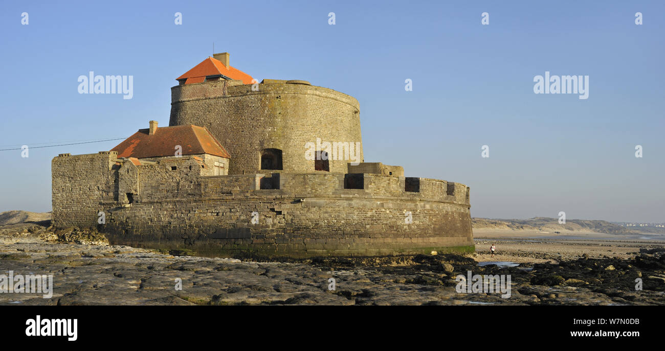 Vauban's Fort Mahon on the beach at Ambleteuse, Côte d'Opale, France ...