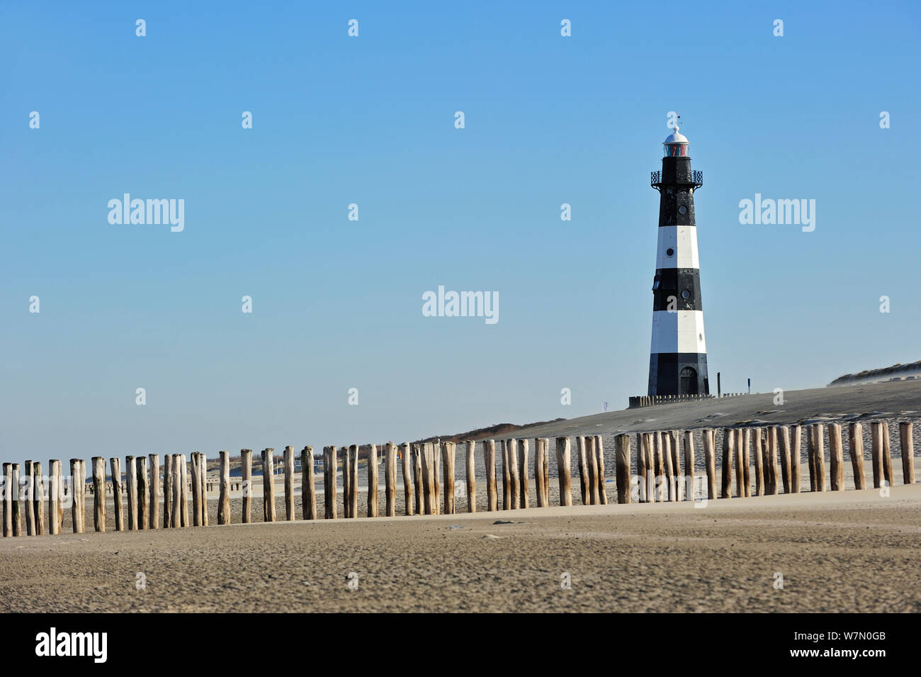 Nieuwe Sluis, oldest extant cast iron lighthouse in the Netherlands ...