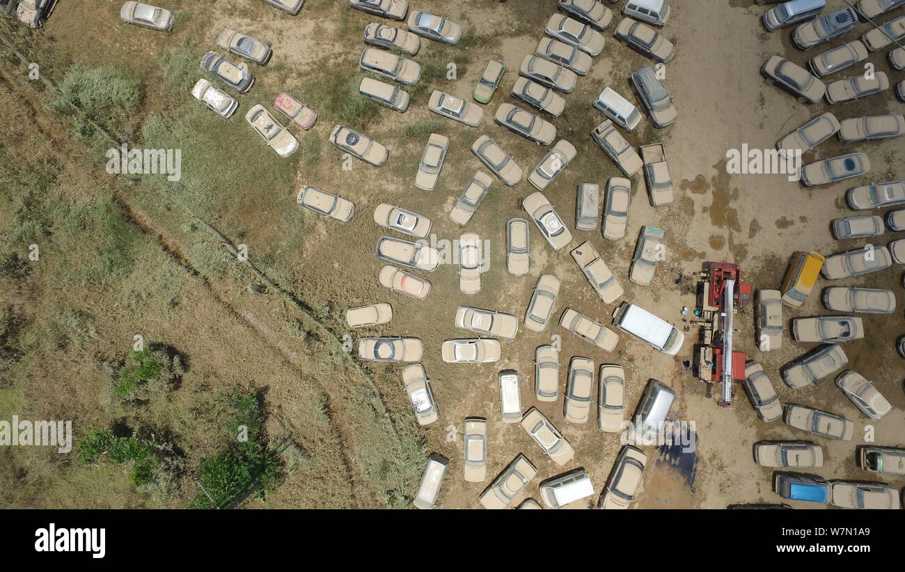 Dirt lot parking hi-res stock photography and images - Alamy