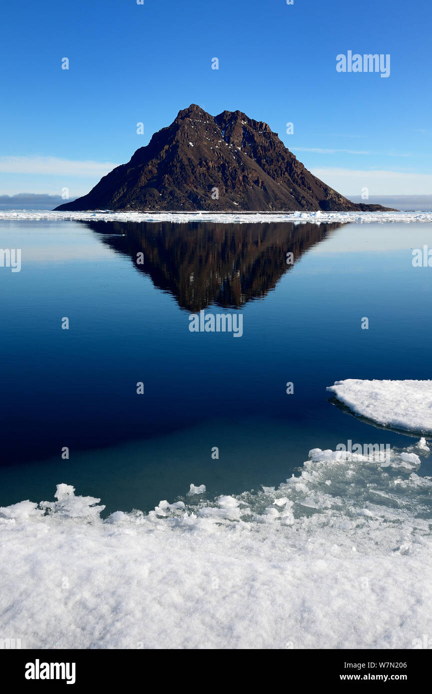 Canada arctic islands hi-res stock photography and images - Alamy
