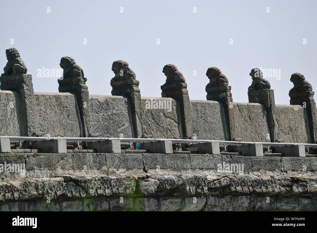 Chinese marco polo bridge hi-res stock photography and images - Alamy