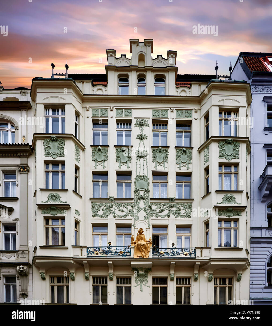 Decorated buildings hi-res stock photography and images - Alamy