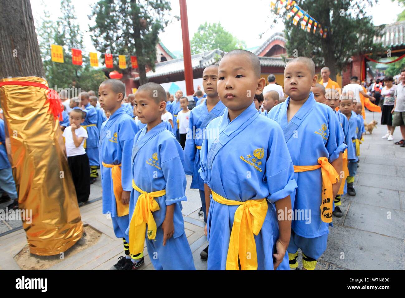 Songshan shaolin temple hi-res stock photography and images - Alamy