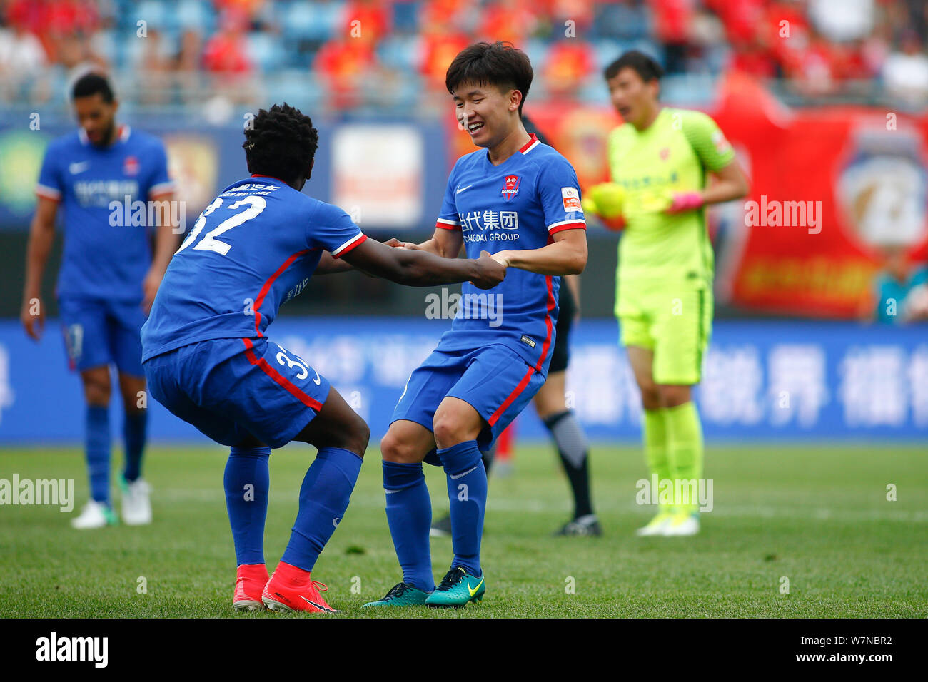 Nan song hi-res stock photography and images - Alamy