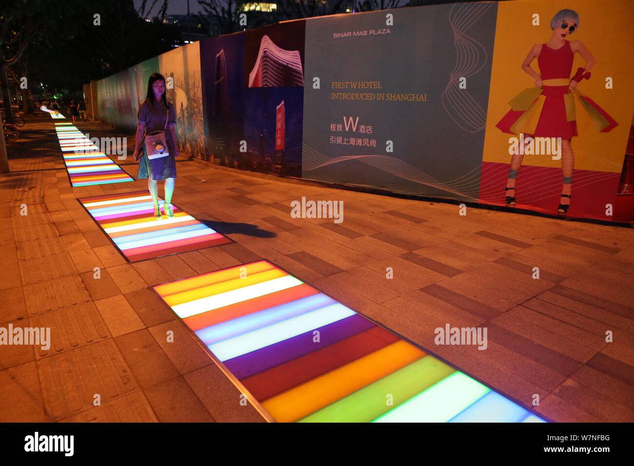 Footpath at night hi-res stock photography and images - Alamy