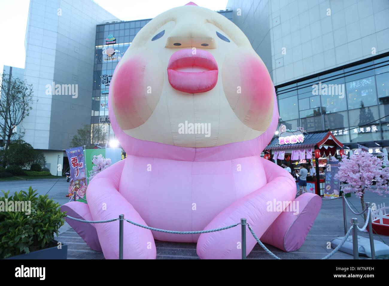 A 6-meter-tall giant inflatable Kobitos, a popular Japanese cartoon ...
