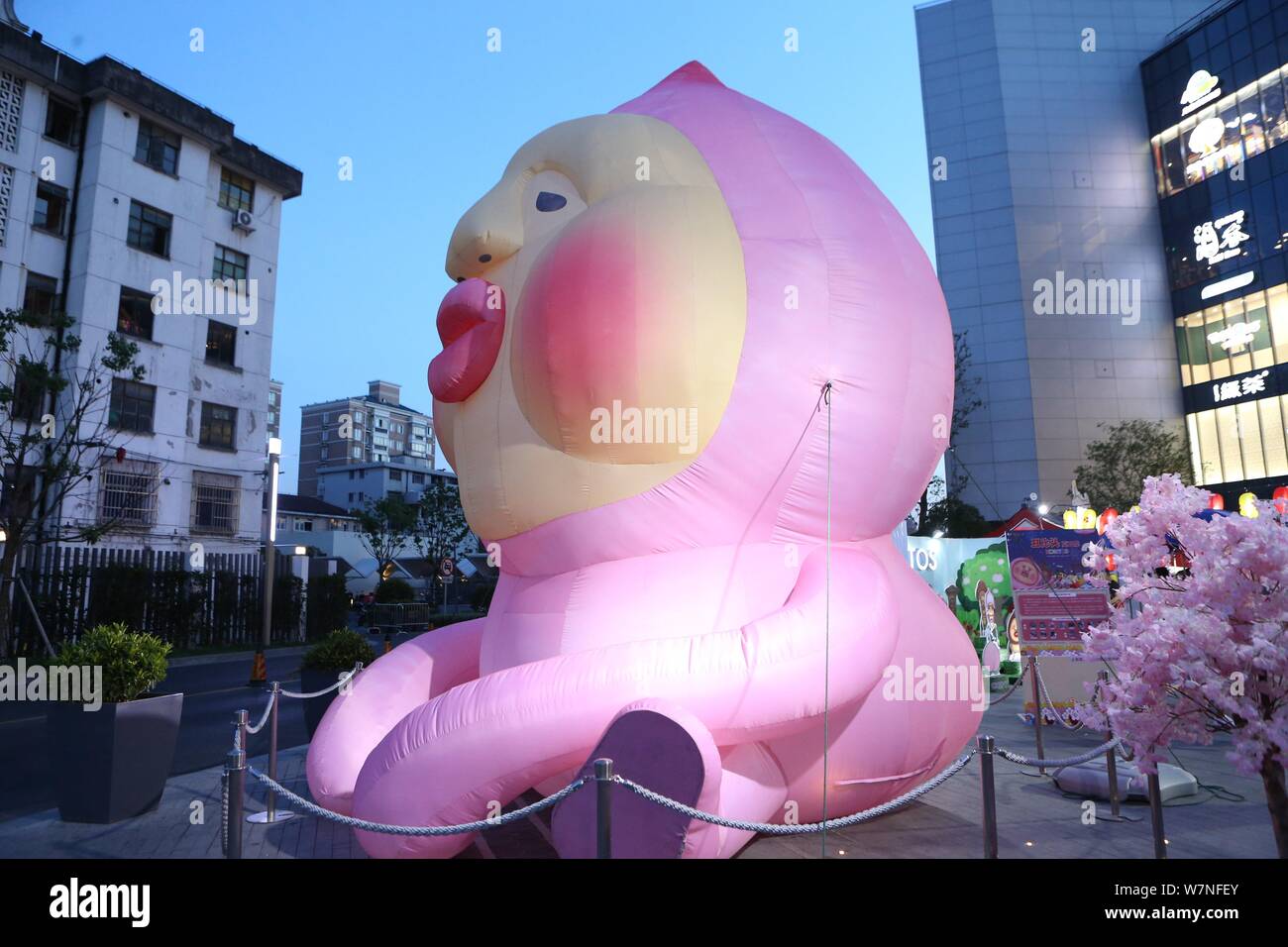 A 6-meter-tall giant inflatable Kobitos, a popular Japanese cartoon ...