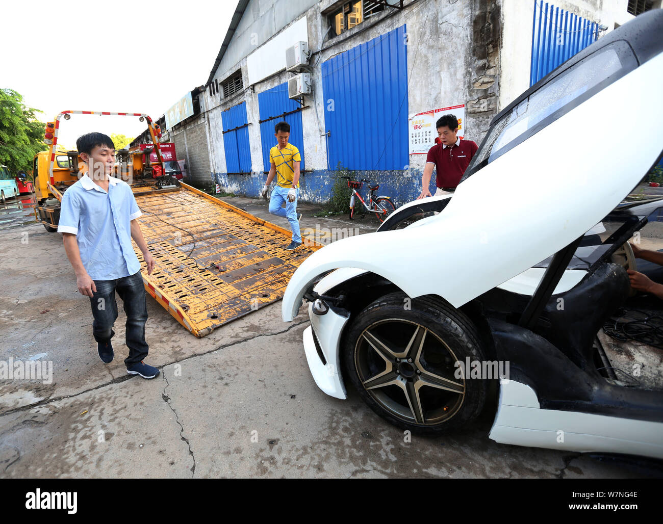 Xing long 1 hi-res stock photography and images - Alamy