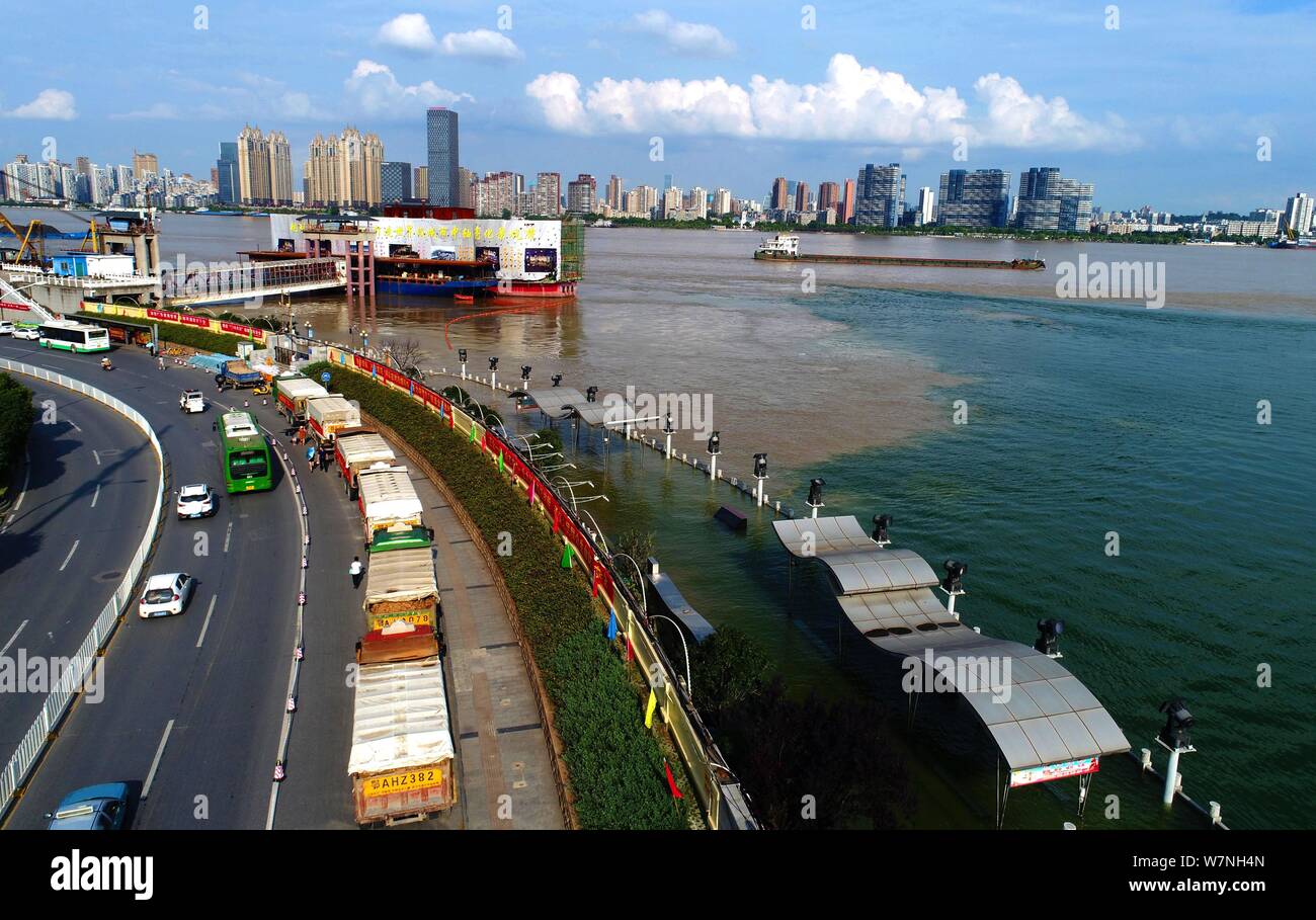 Dragon king temple hi-res stock photography and images - Alamy