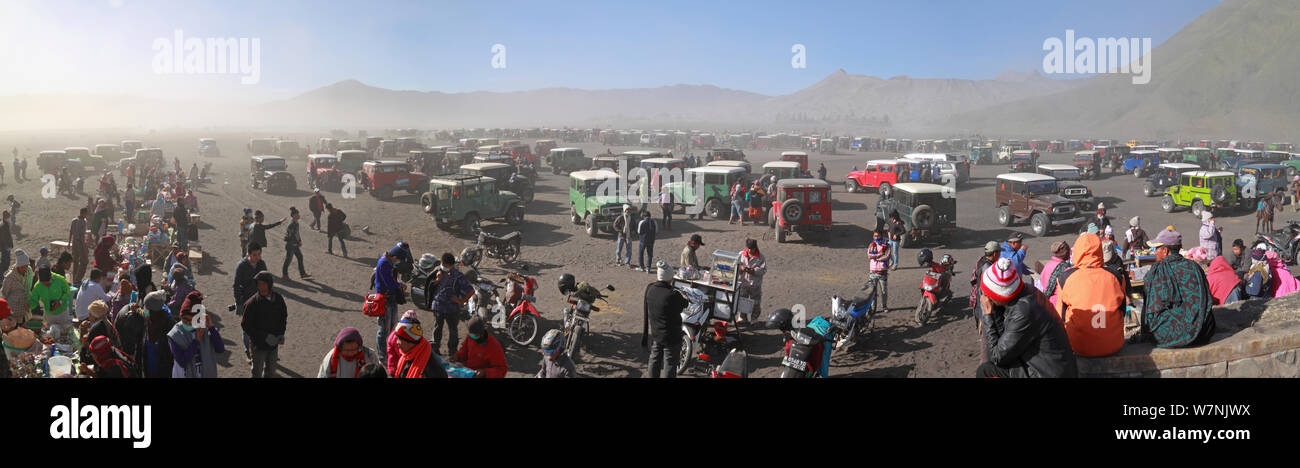 Panoramic people hi-res stock photography and images - Alamy