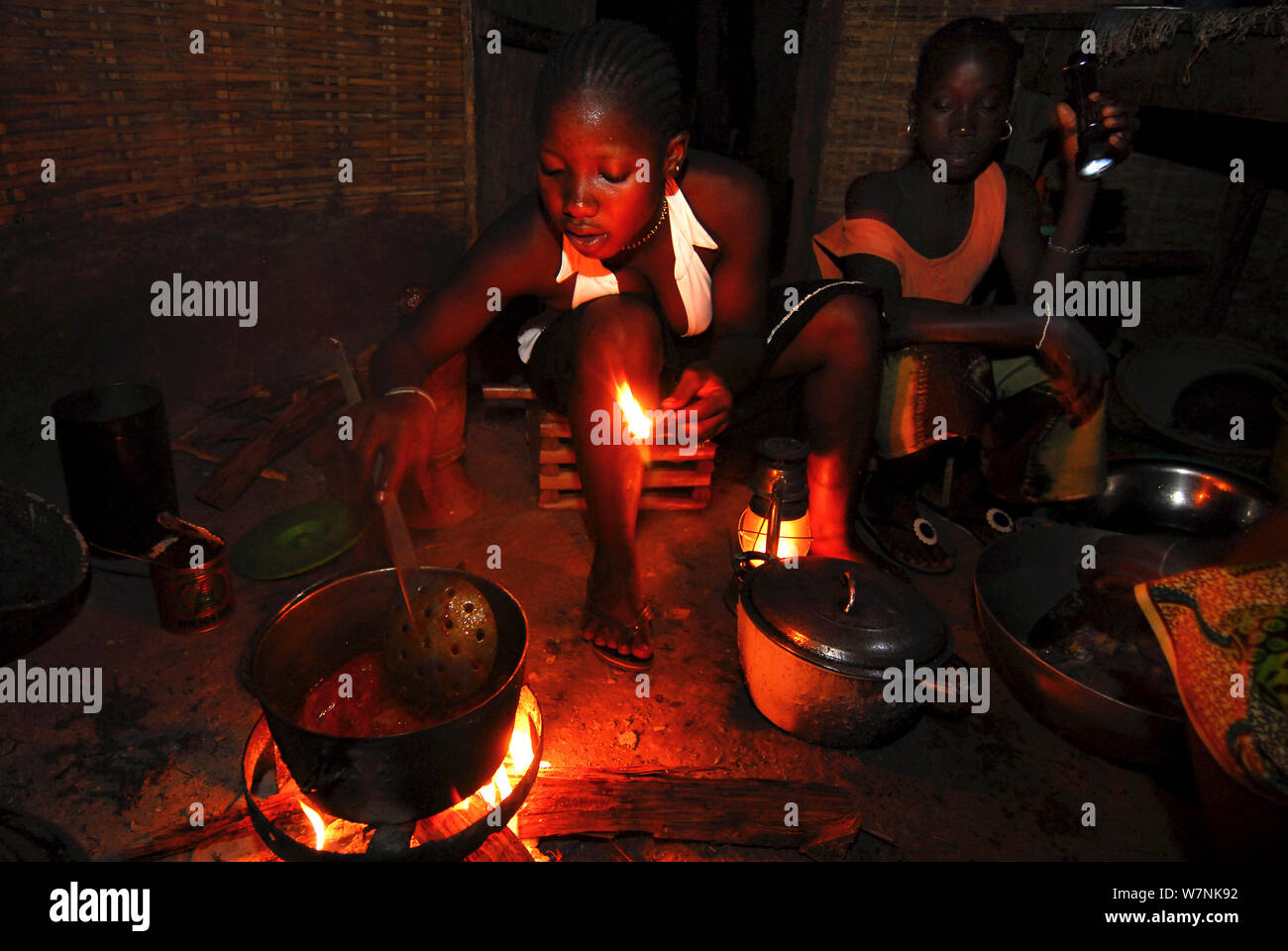 Ancient fire cooking hi-res stock photography and images - Alamy