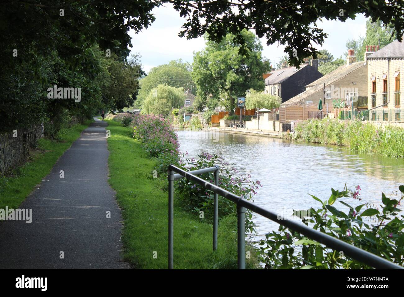 Calder and Hebble Navigation Canal Stock Photo - Alamy