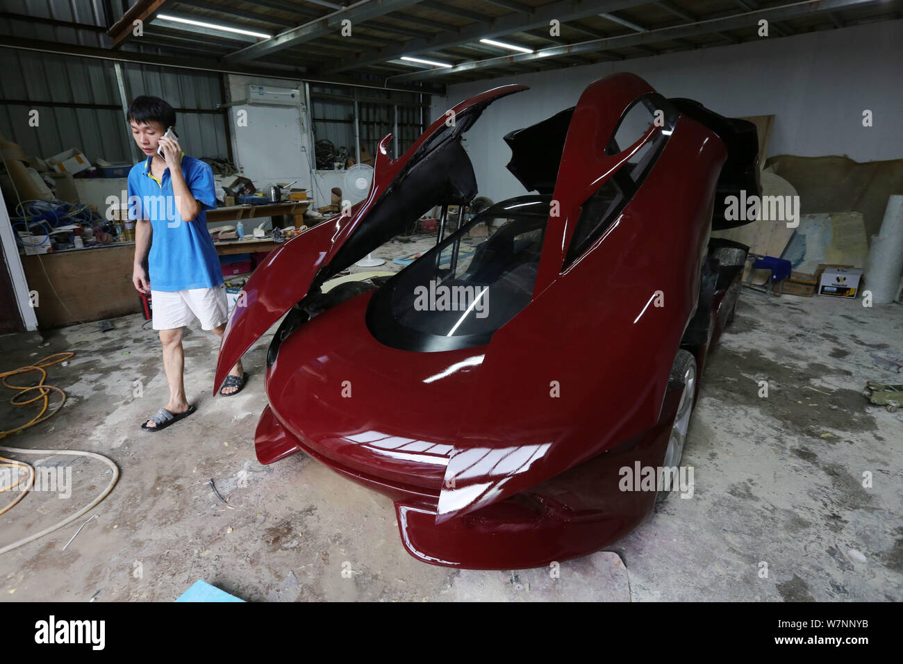 The new generation homemade electric sports car "Xing Long 2" invented ...
