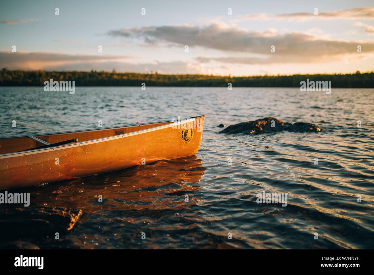 Action canoe shot hi-res stock photography and images - Alamy