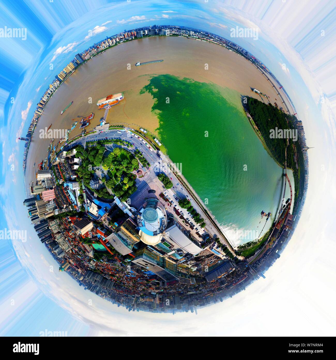 Dragon king hi-res stock photography and images - Alamy