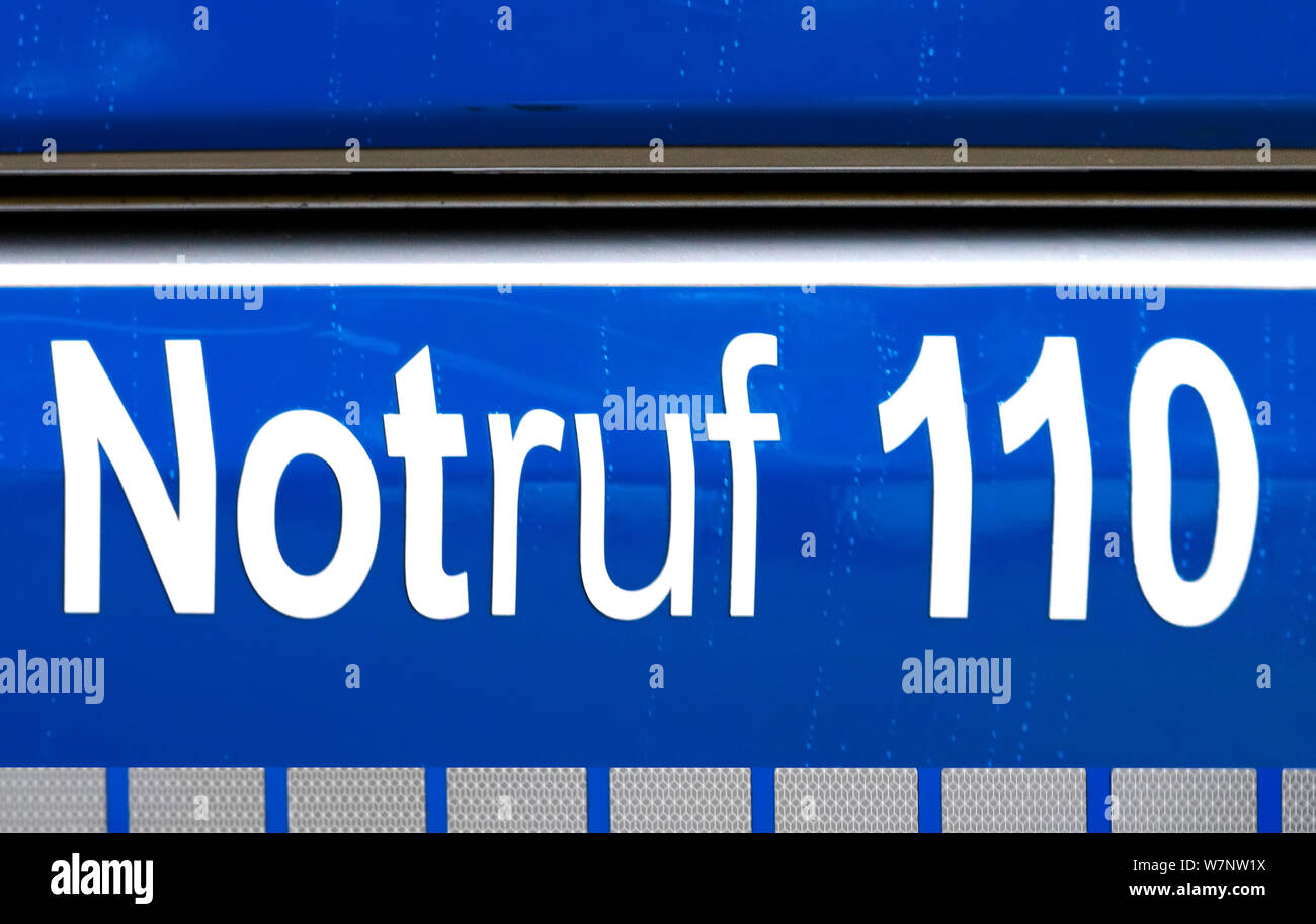 Polizei notruf hi-res stock photography and images - Alamy Polizei notruf hi-res stock photography and images - Alamy