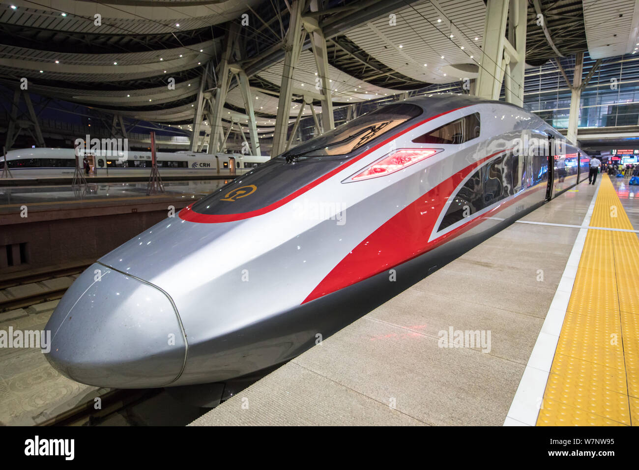 Beijing and shanghai fuxing train hi-res stock photography and images ...