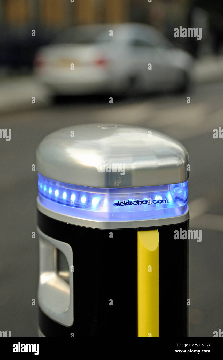 Recharger hi-res stock photography and images - Alamy