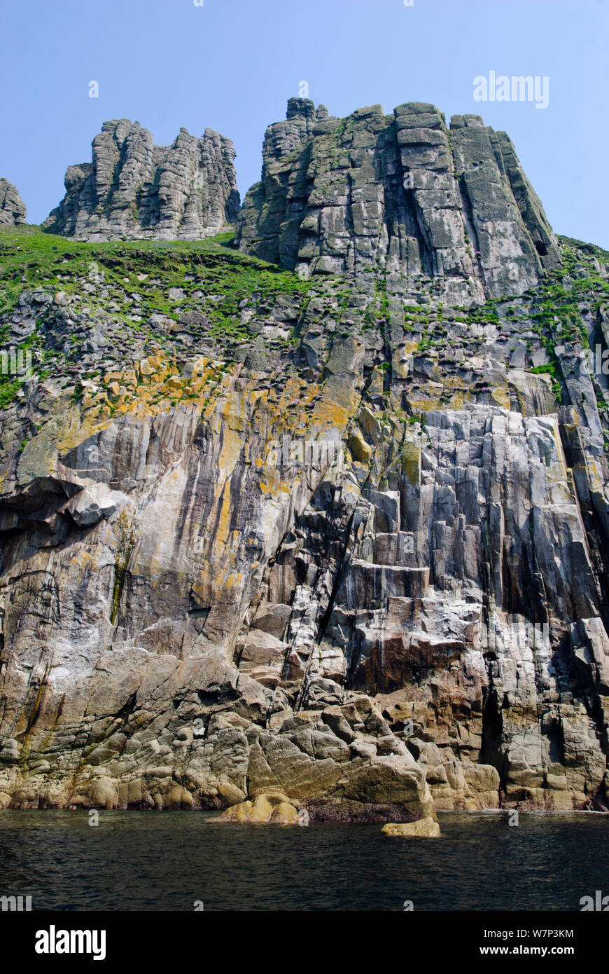 Granite cliffs hi-res stock photography and images - Alamy