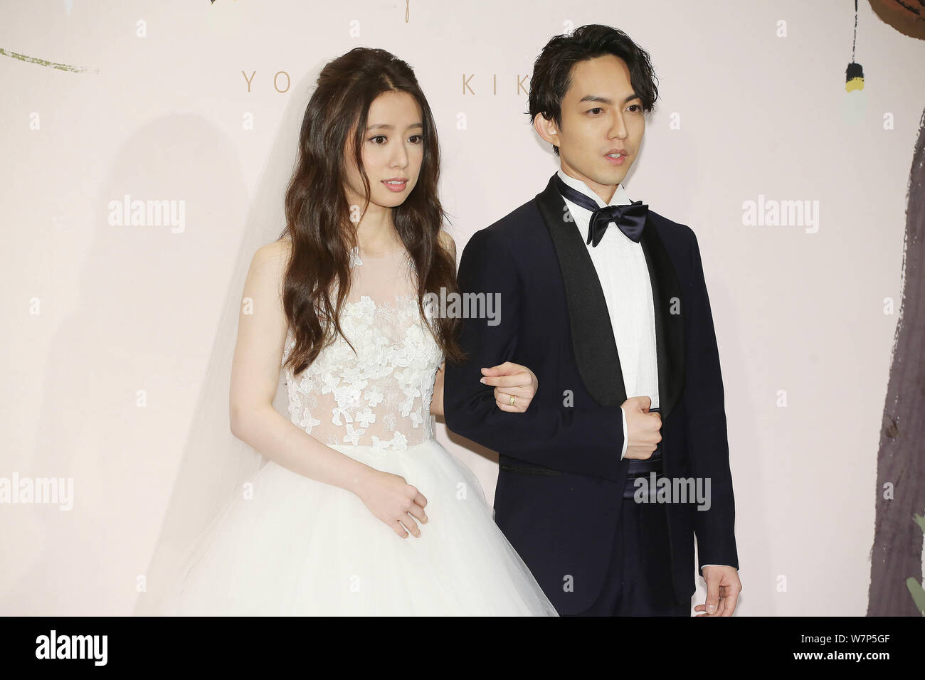 **TAIWAN OUT**Taiwanese singers Yoga Lin, right, and Kiki Ting attend ...