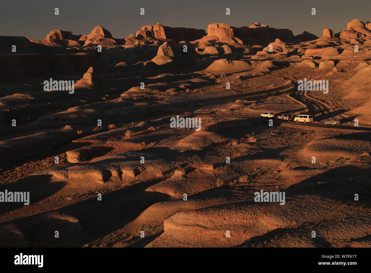 Scenery of the "ghost city" after rain in Urho District of Karamay City ...