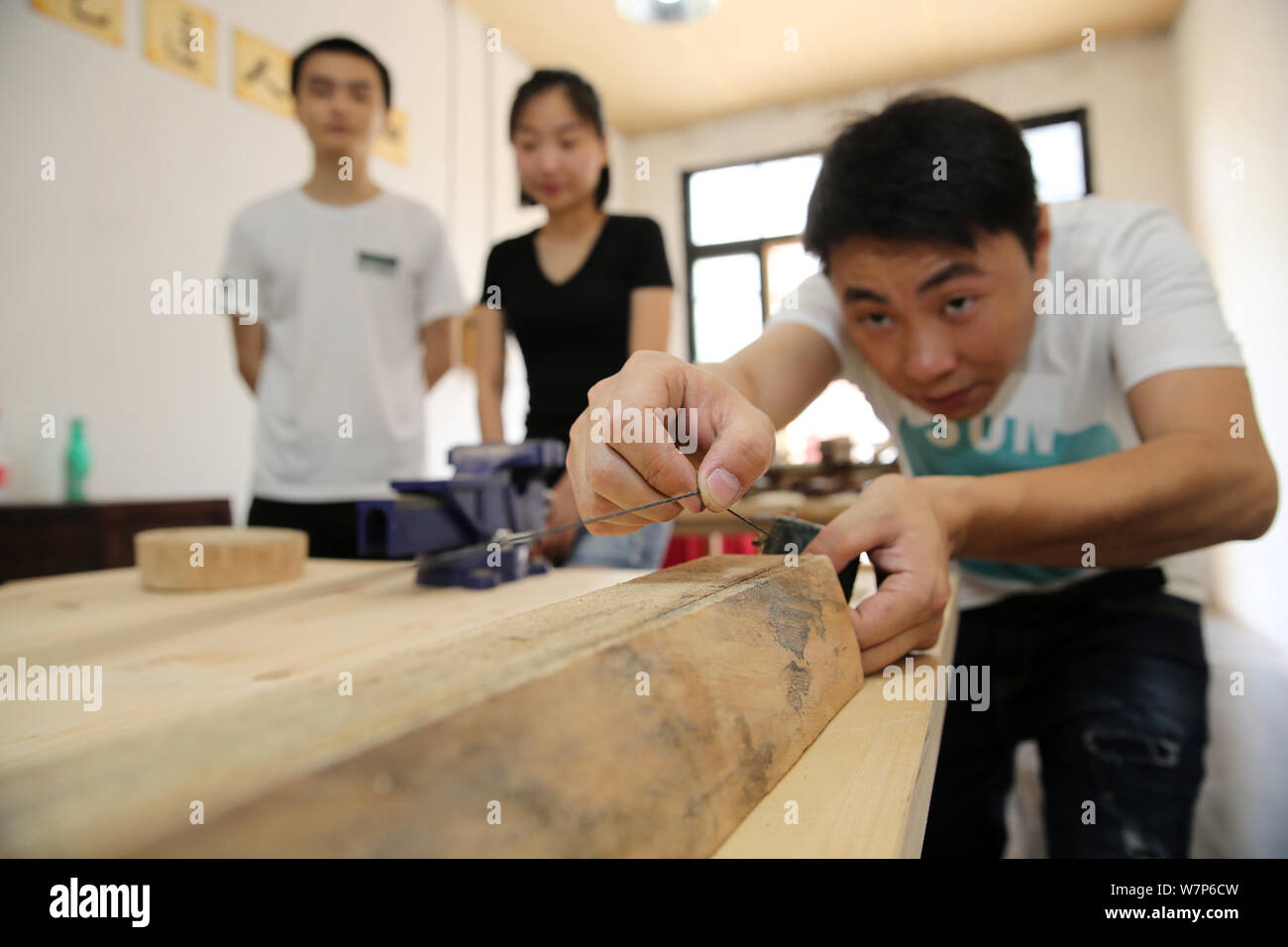 Learn carpenter hi-res stock photography and images - Alamy