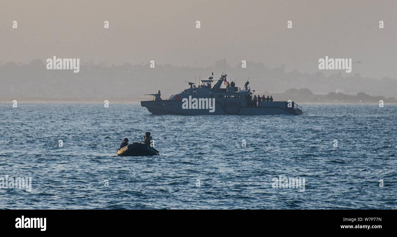U s navy eod hi-res stock photography and images - Alamy