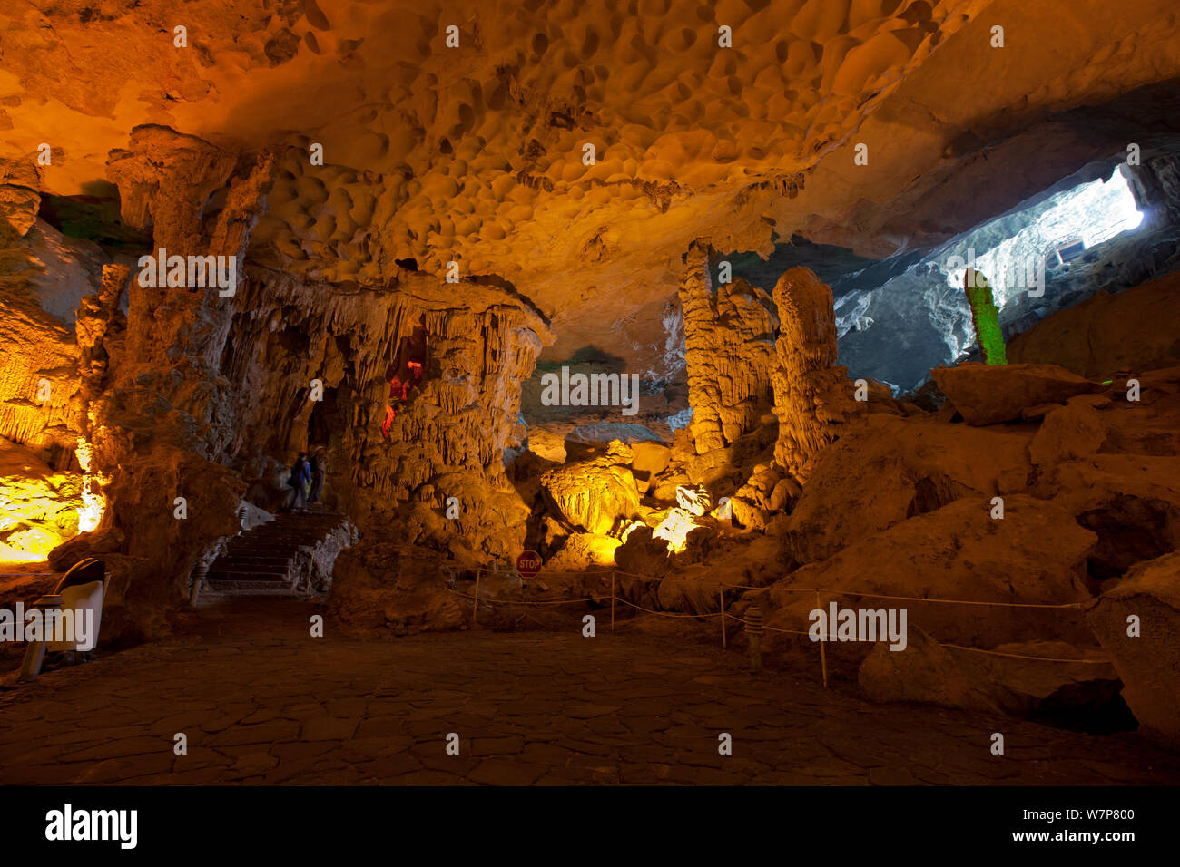 Sung sot caves hi-res stock photography and images - Alamy