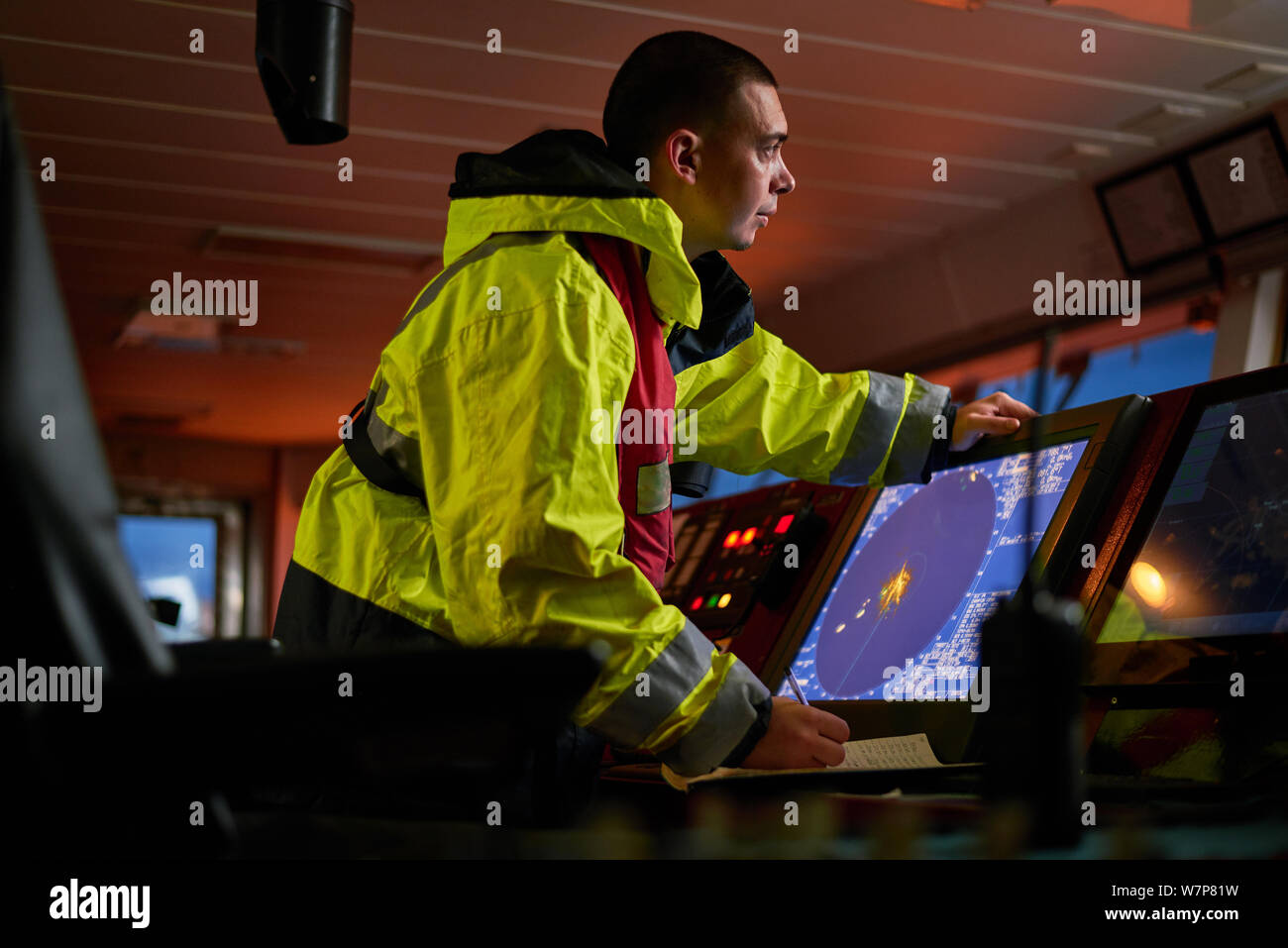 Radar operator hi-res stock photography and images - Alamy