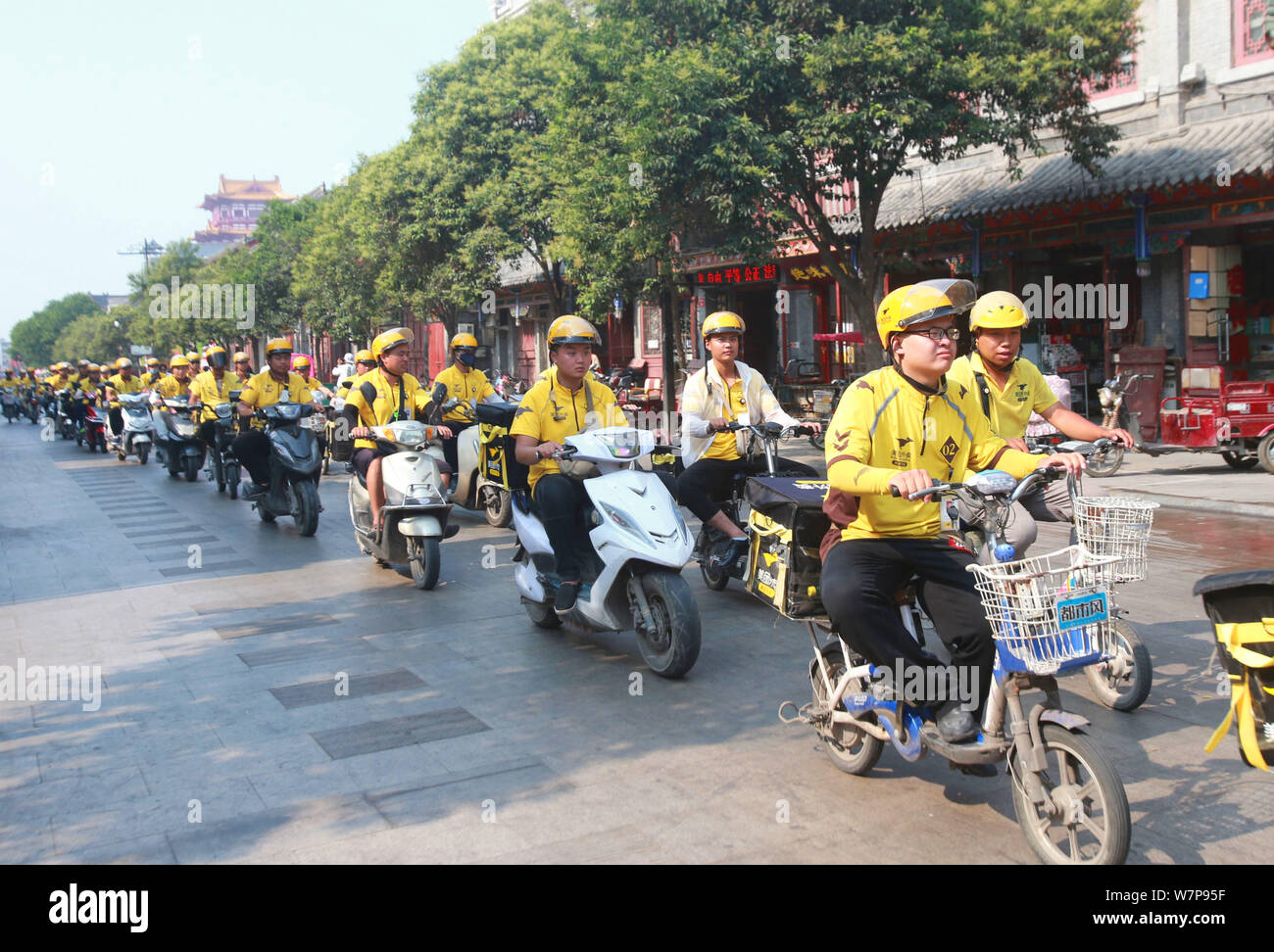 Meituan delivery hi-res stock photography and images - Alamy