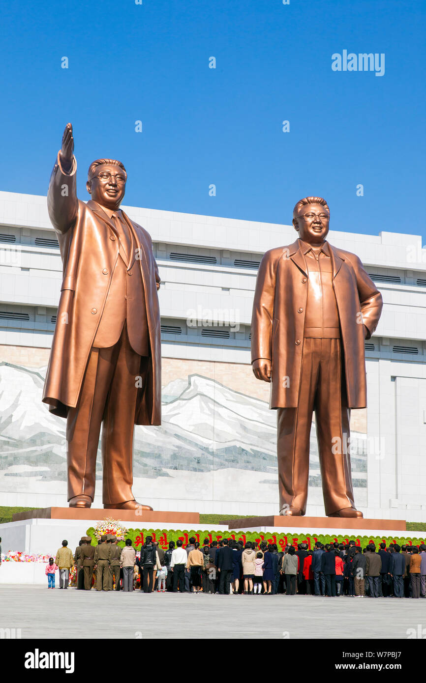 Mansudae Grand Monument, giant statues of former Presidents Kim Il-Sung ...
