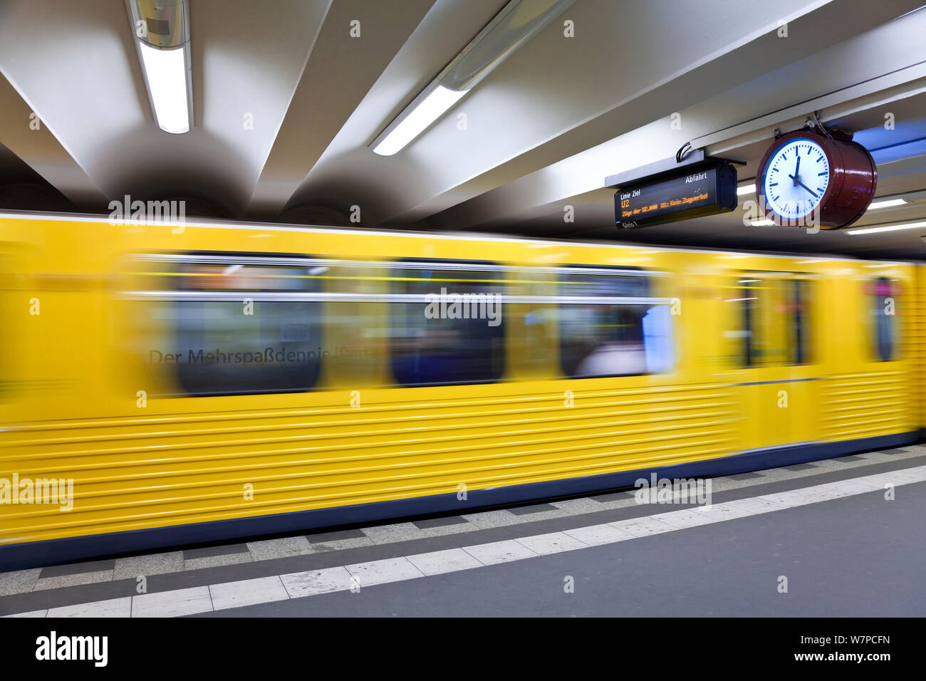 Berlin subway stations hi-res stock photography and images - Alamy