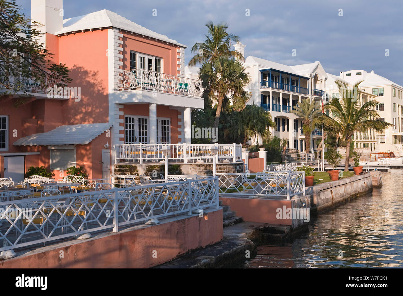 Waterfront offices bermuda hi-res stock photography and images - Alamy