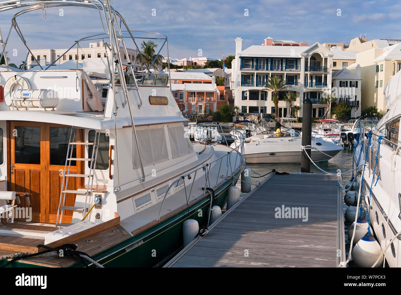 Waterfront offices bermuda hi-res stock photography and images - Alamy