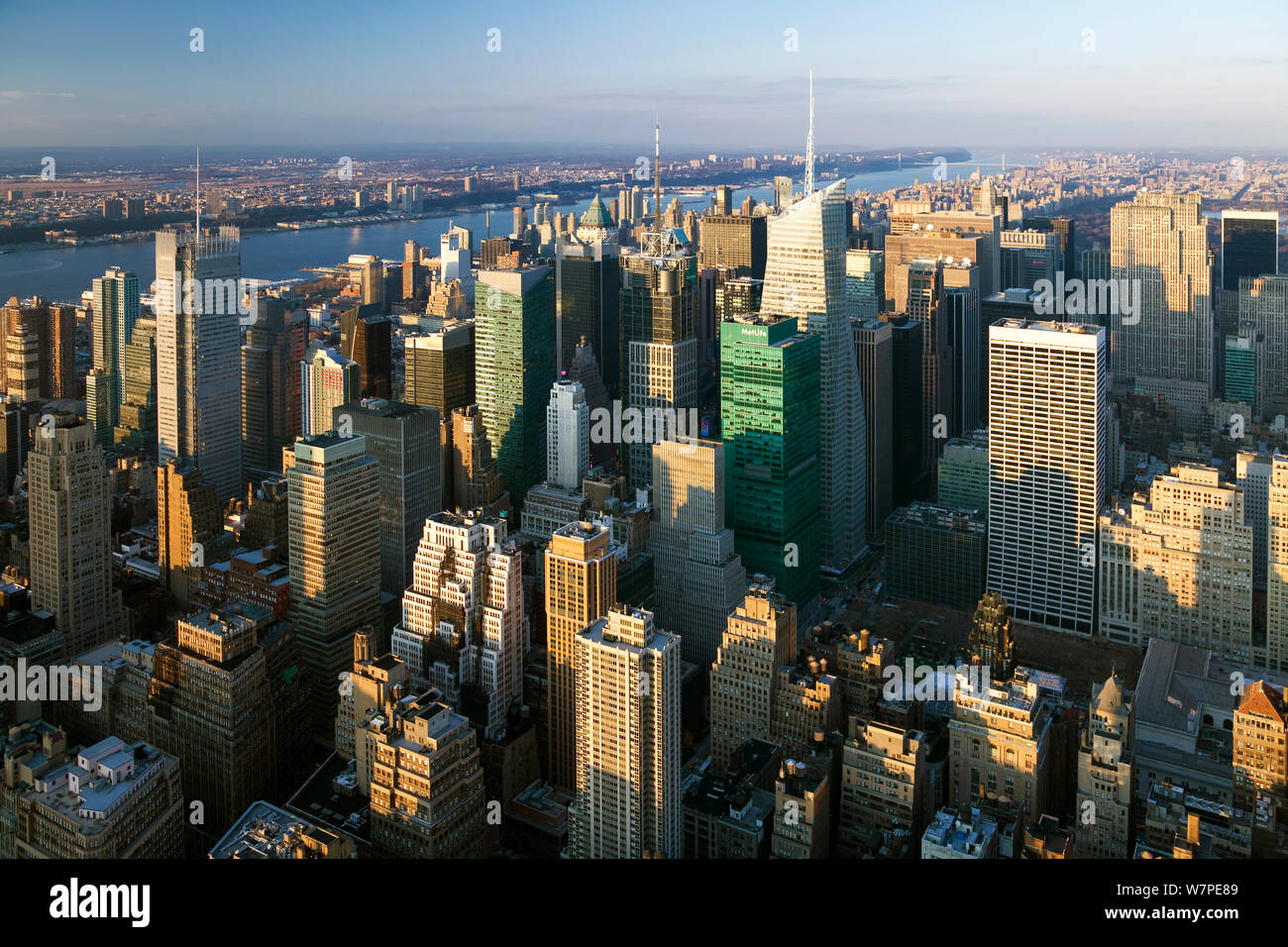 Skyscrapers and rivers town hi-res stock photography and images - Alamy